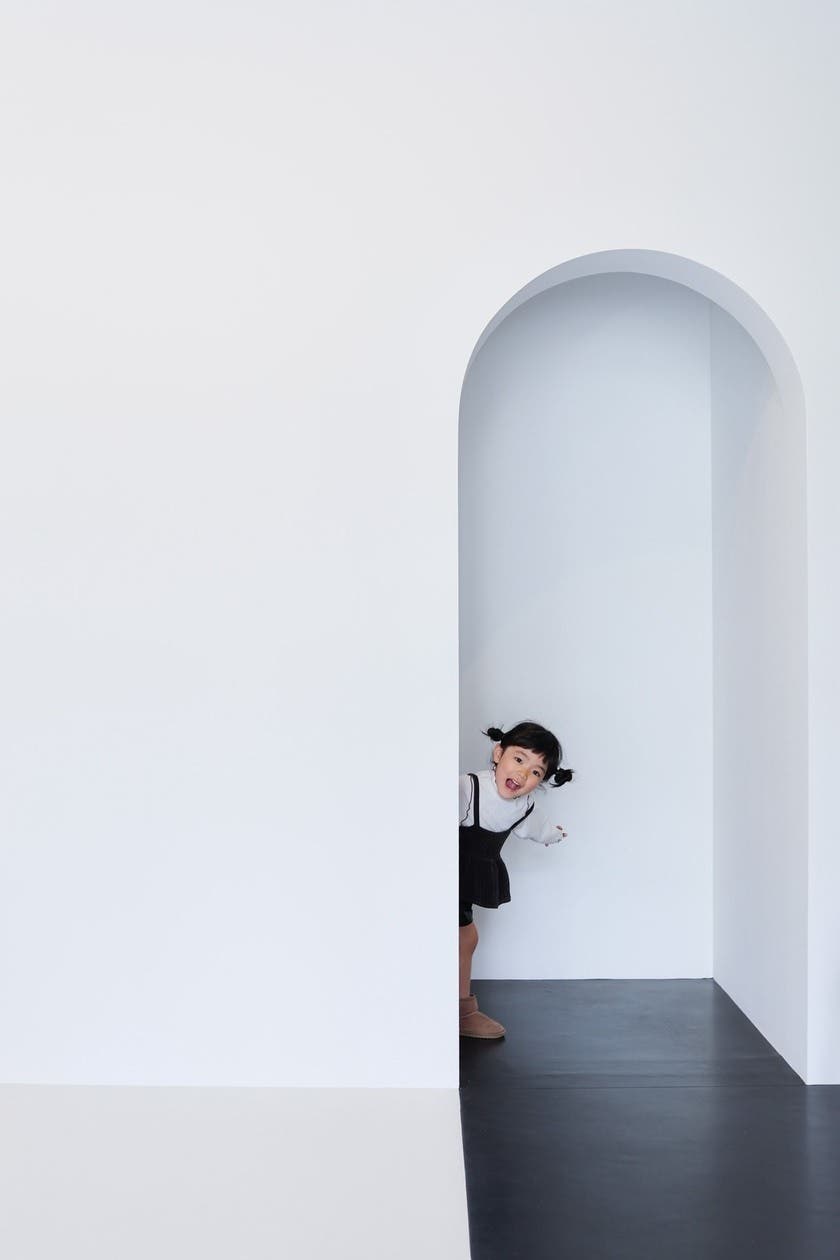三宮から徒歩7分。 自然光あふれる高架下の白ホリ撮影スタジオ。の写真3