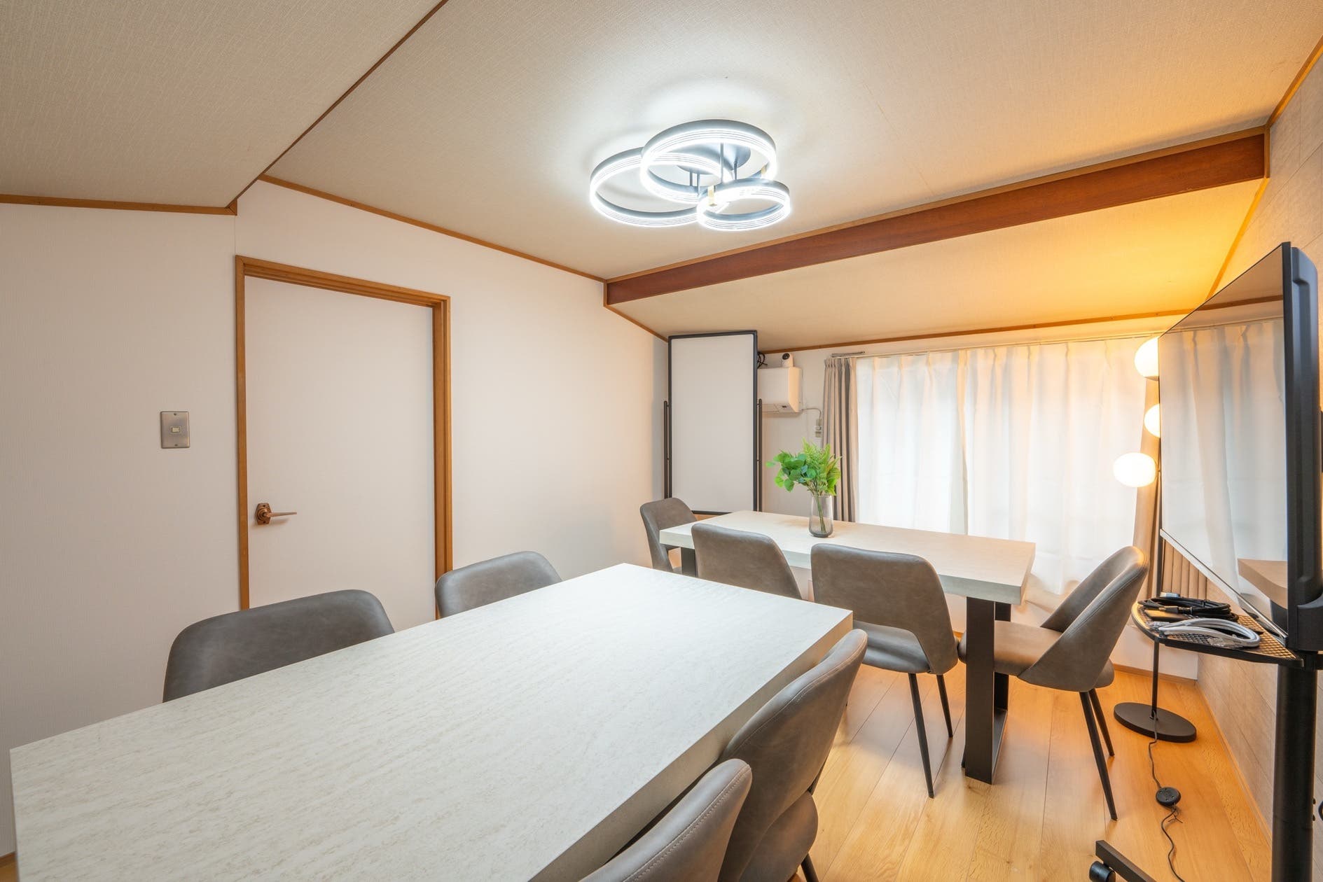 コティ京都駅前ラウンジ｜Koti Kyoto Lounge【京都駅徒歩２分】会議もくつろぎも叶う上質一棟貸しラウンジの写真10