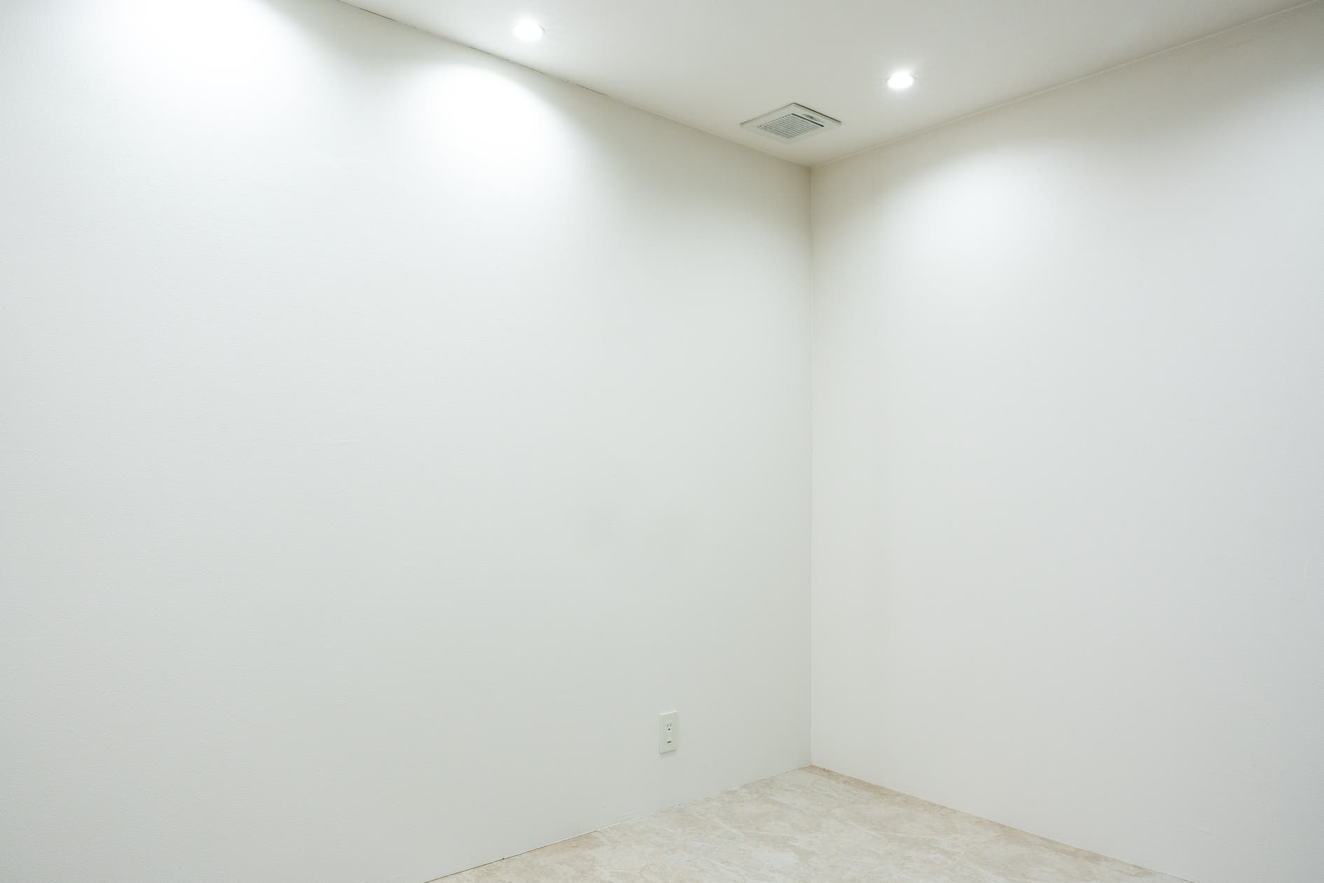 【OPEN特価】大阪天満宮駅徒歩1分南森町駅徒歩3分複数窓×照明機材多数の撮影スタジオ｜メイクルーム・更衣室あり｜天井高2.8mの写真9