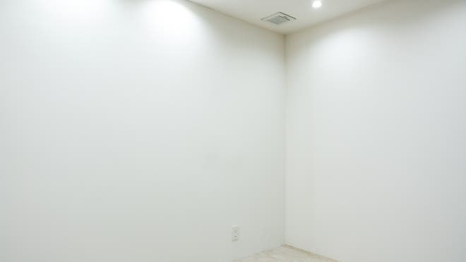 【OPEN特価】大阪天満宮駅徒歩1分南森町駅徒歩3分複数窓×照明機材多数の撮影スタジオ|メイクルーム・更衣室あり|天井高2.8mの写真9