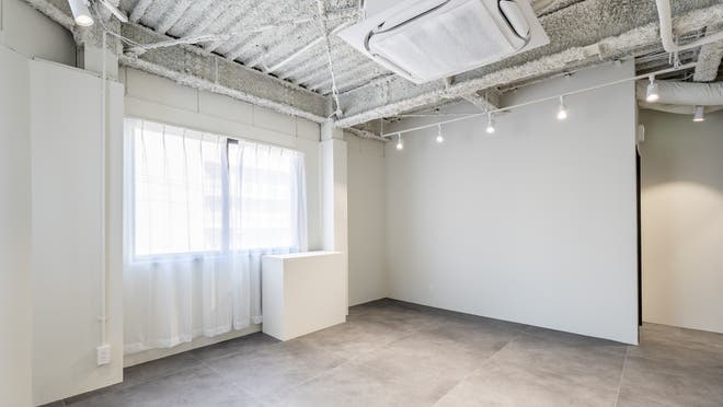 【OPEN特価】大阪天満宮駅徒歩1分南森町駅徒歩3分複数窓×照明機材多数の撮影スタジオ|メイクルーム・更衣室あり|天井高2.8mの写真27