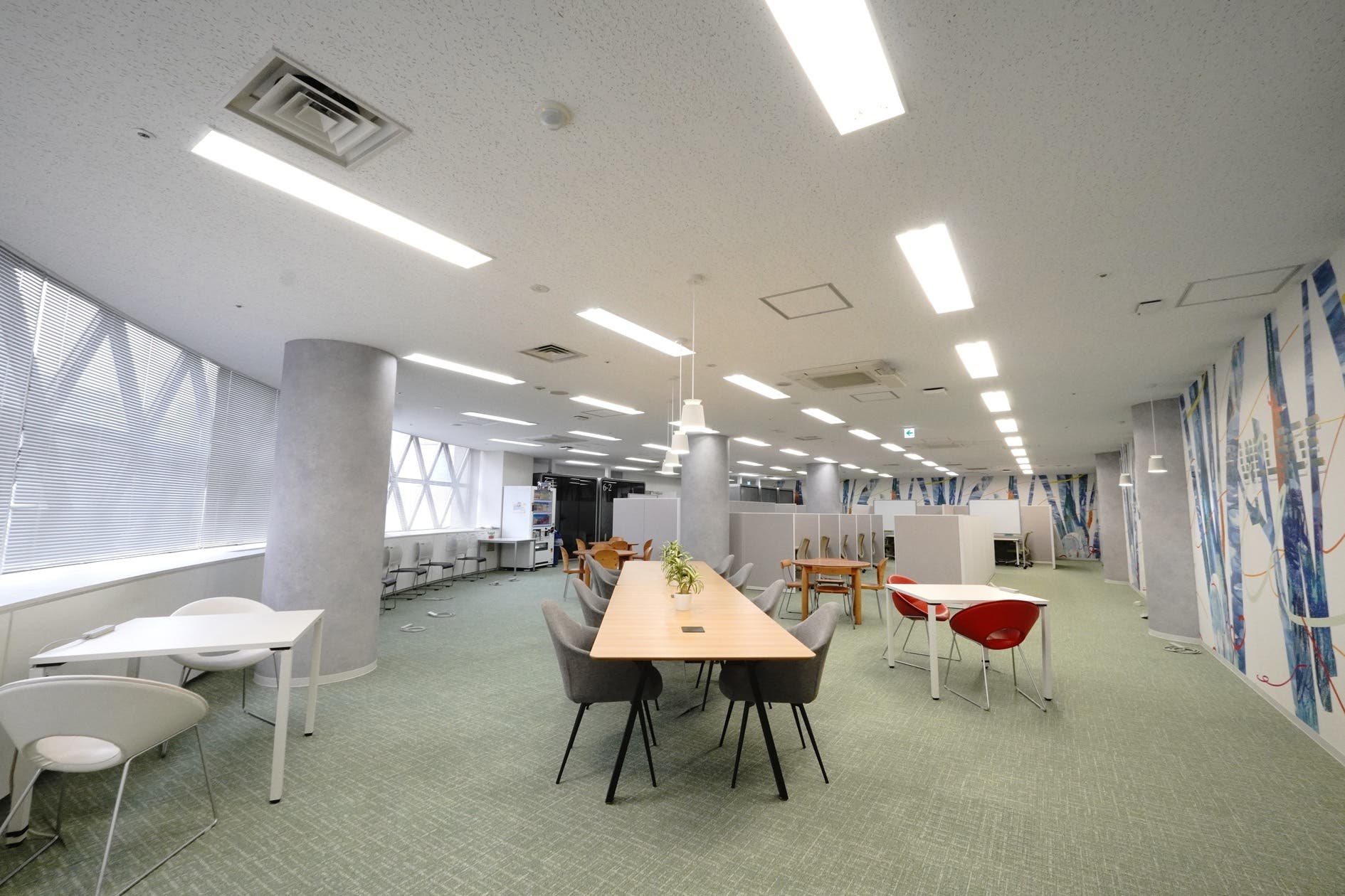 ＜AI VILLAGE SHIBUYA 1名用フリー席F1＞渋谷駅徒歩6分コワーキングスペース✨光回線Wi-Fi📶電源🔌の写真6