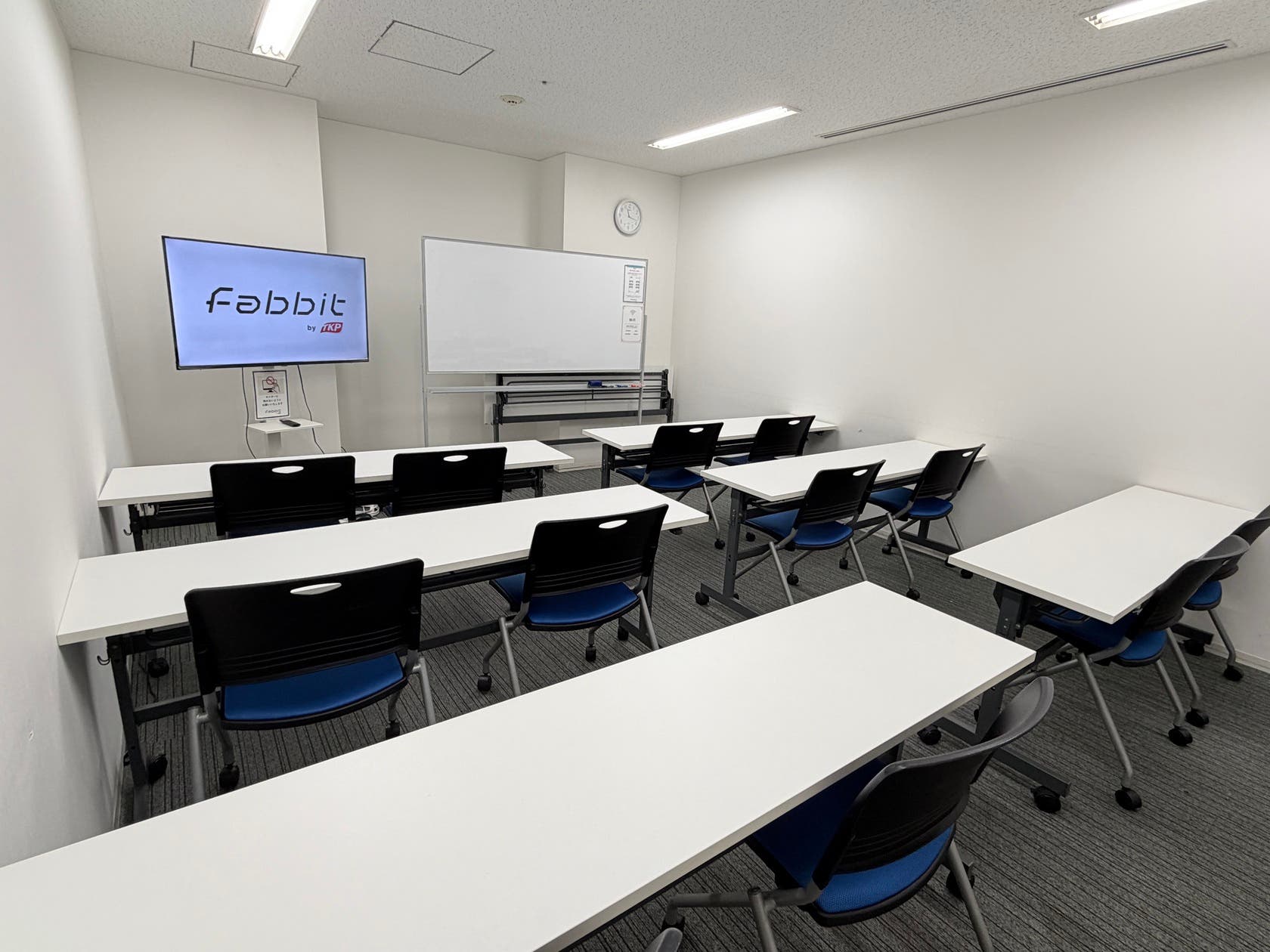【fabbit大阪本町】セミナールームの写真2