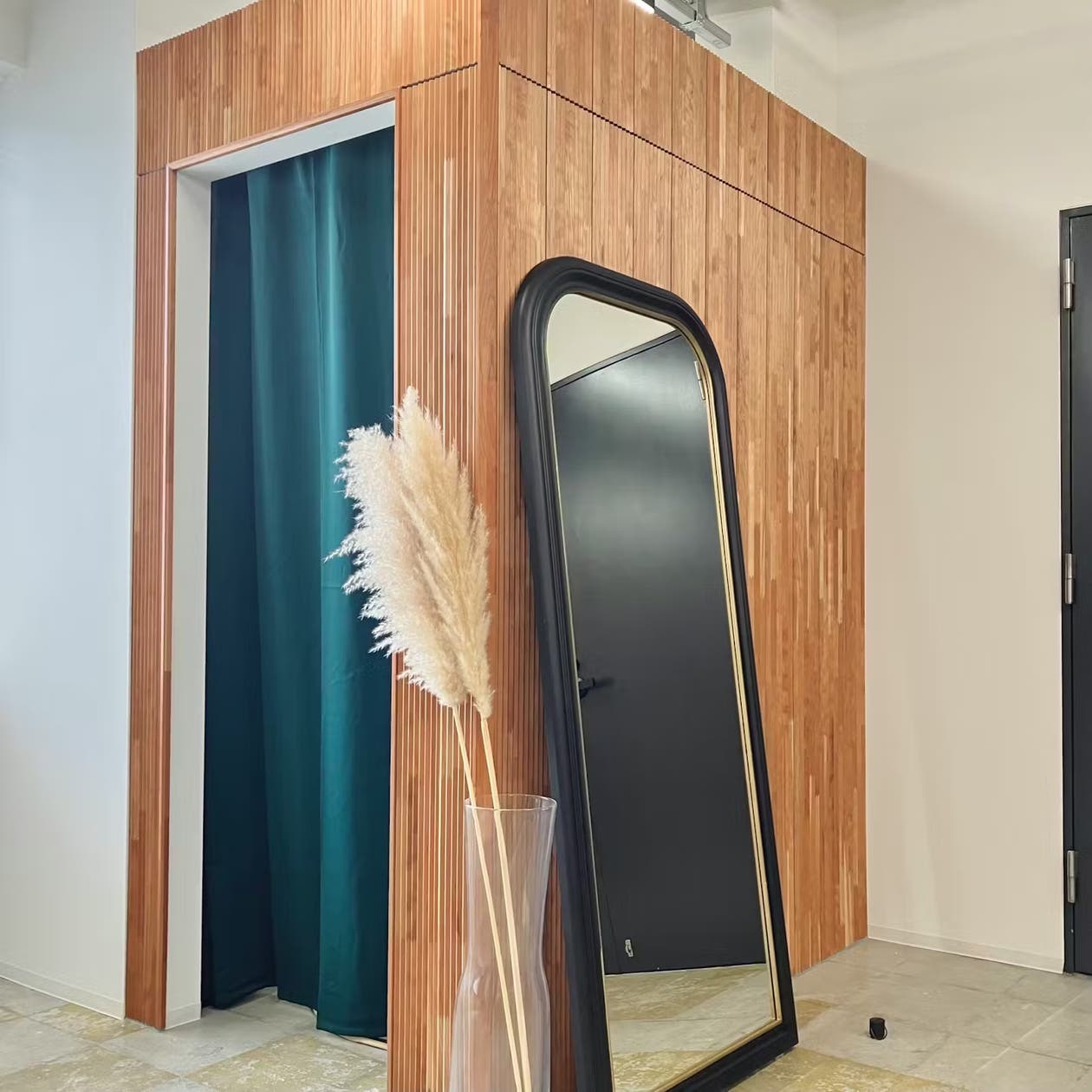 【仙台市・勾当台公園駅10分】アパレル系の展示会やポップアップストアに適したお洒落な内装のイベントスペースの写真4
