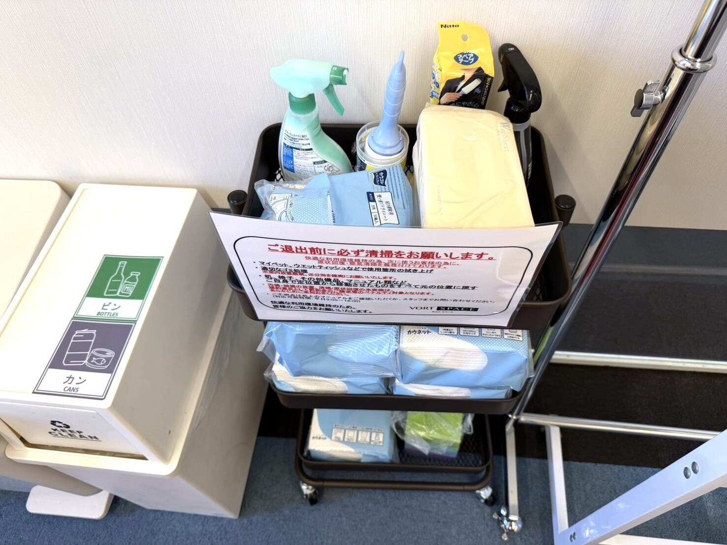【茅場町駅0分】8F Room B /会議や商談に最適！モニター・ホワイトボード付きの写真13