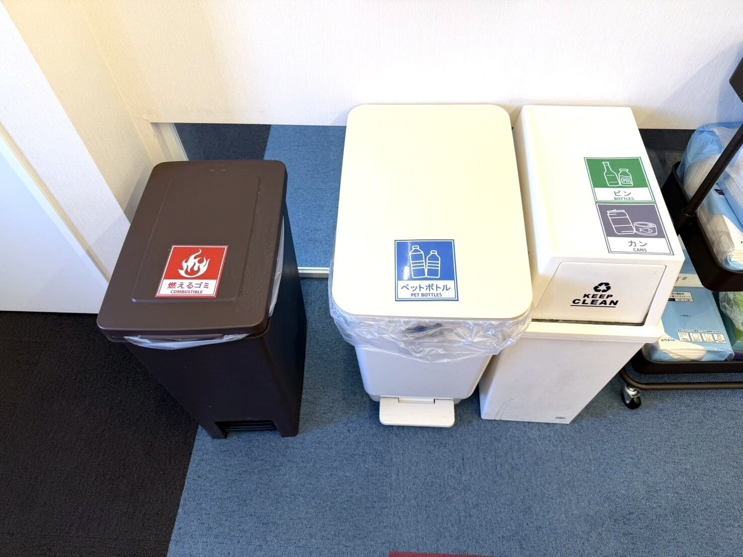 【茅場町駅0分】8F Room B /会議や商談に最適！モニター・ホワイトボード付きの写真14