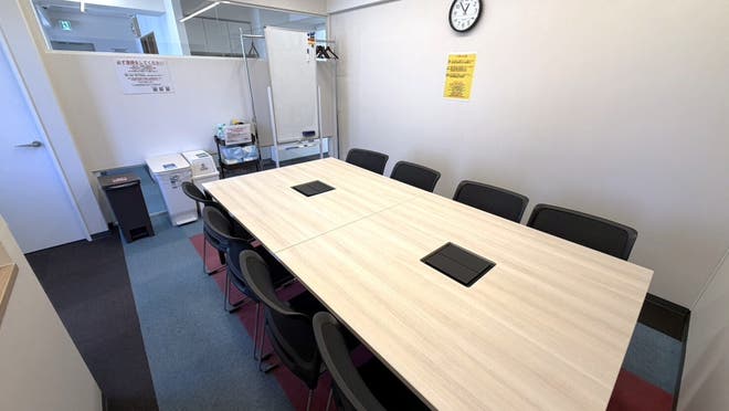 【茅場町駅0分】8F Room B /会議や商談に最適!モニター・ホワイトボード付きの写真3