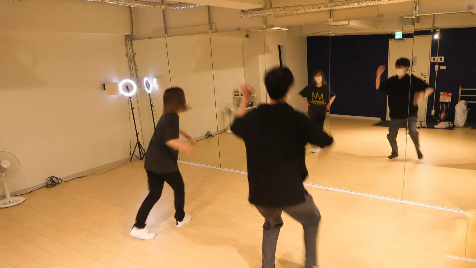 【🌟三角公園目の前🌟】ダンスもできるレンタルスタジオ｜24時間利用可能⏰幅5.4ｍ高さ2ｍの大型鏡の写真8