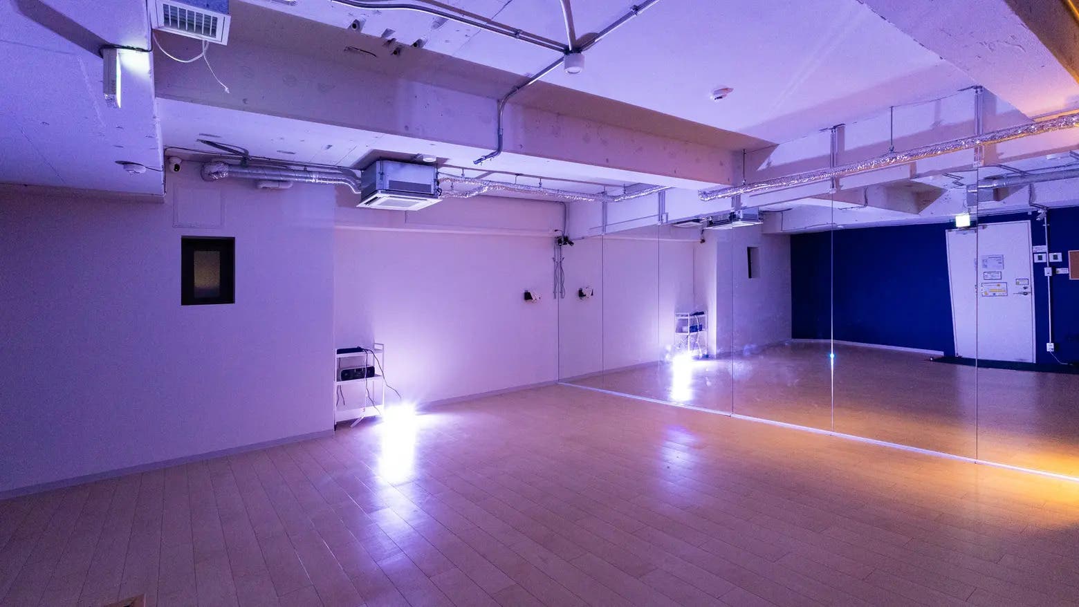 【🌟三角公園目の前🌟】ダンスもできるレンタルスタジオ｜24時間利用可能⏰幅5.4ｍ高さ2ｍの大型鏡の写真9