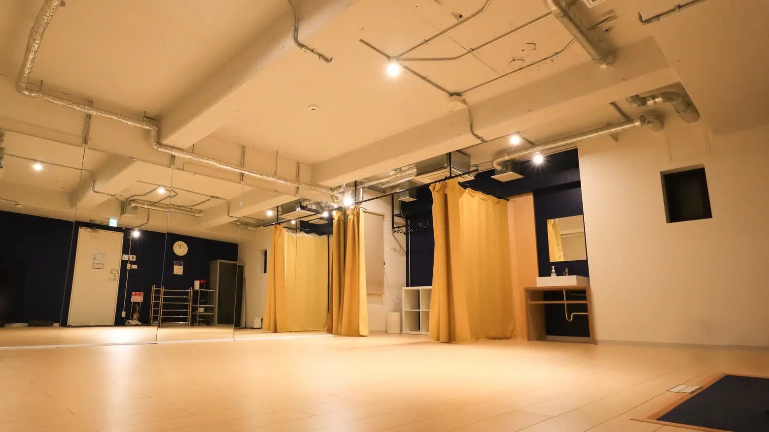 【🌟三角公園目の前🌟】ダンスもできるレンタルスタジオ｜24時間利用可能⏰幅5.4ｍ高さ2ｍの大型鏡の写真18