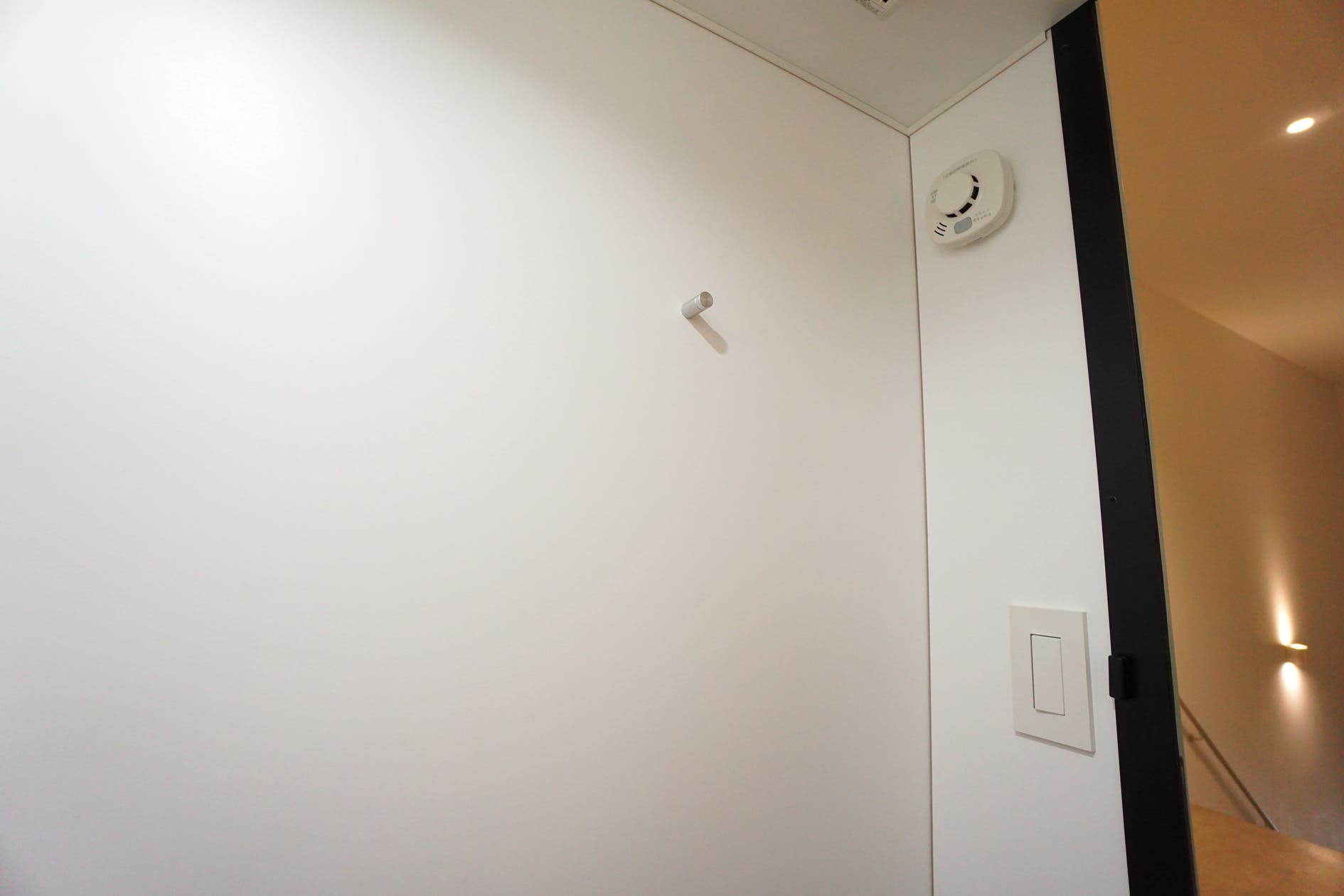 ＜SpemaBOX_渋谷明治通りスペマオフィス＞1人用完全個室ブース💼昇降デスク↕️光回線Wi-Fi📶電源🔌の写真11
