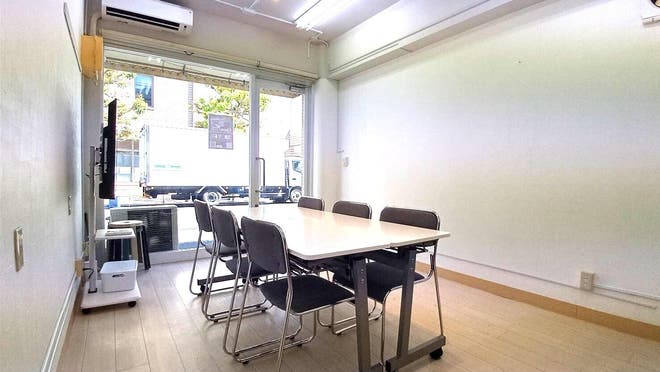 【5月18日以降予約可能🌟 】1階で視認性抜群★岡山駅西口3分★wi-fi、50型モニター、ホワイトボード無料利用の写真4