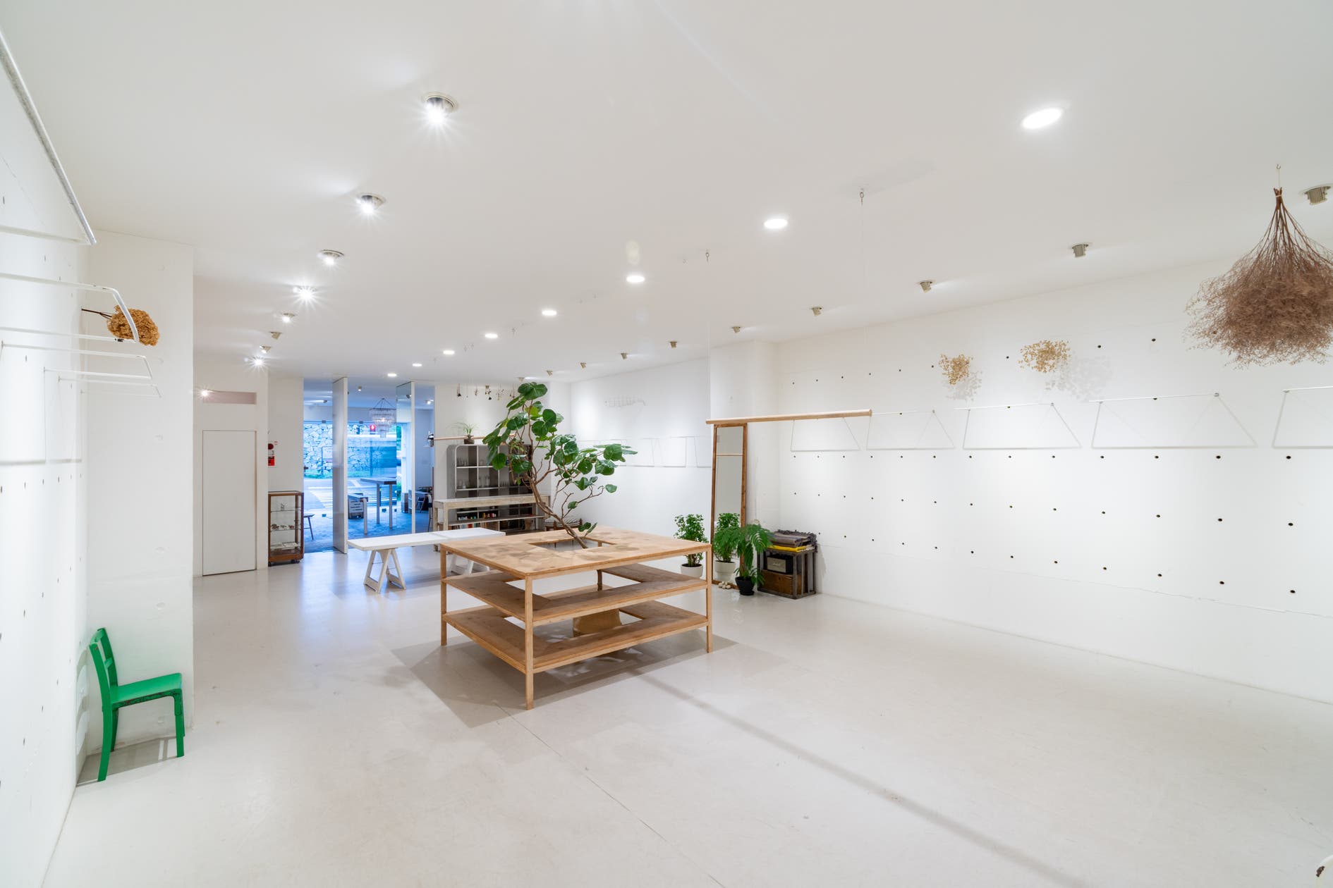 【大濠公園駅徒歩3分】ポップアップや展示会、撮影利用に最適な約70㎡のシロハコスタジオの写真2