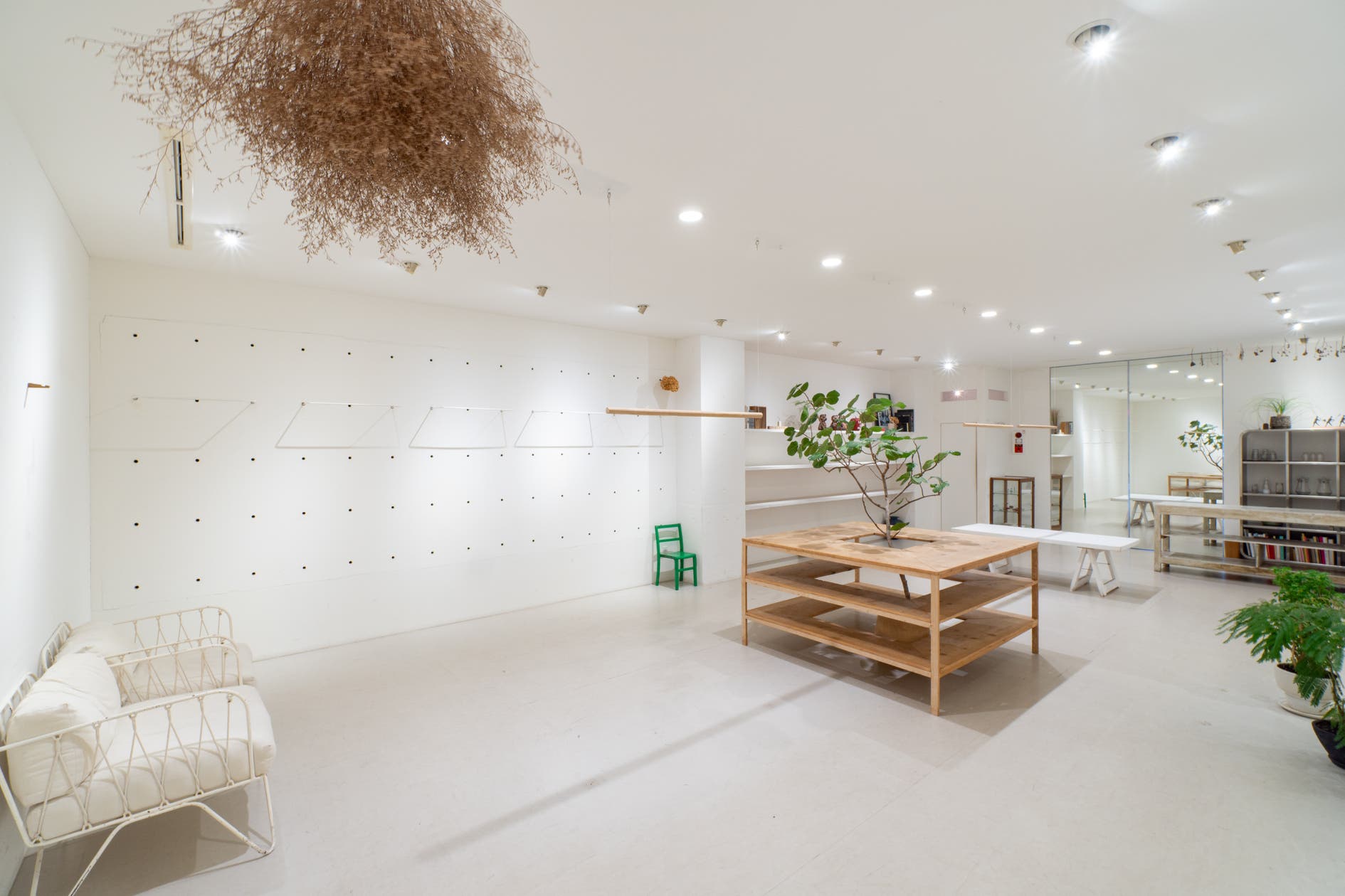 【大濠公園駅徒歩3分】ポップアップや展示会、撮影利用に最適な約70㎡のシロハコスタジオの写真5