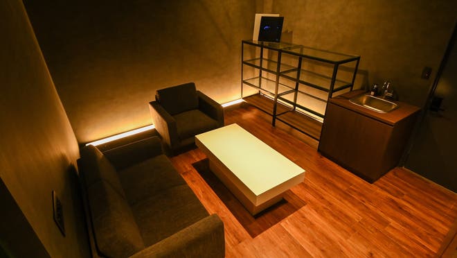 神保町徒歩3分|間接照明が映える隠れ家ラグジュアリー空間の写真1