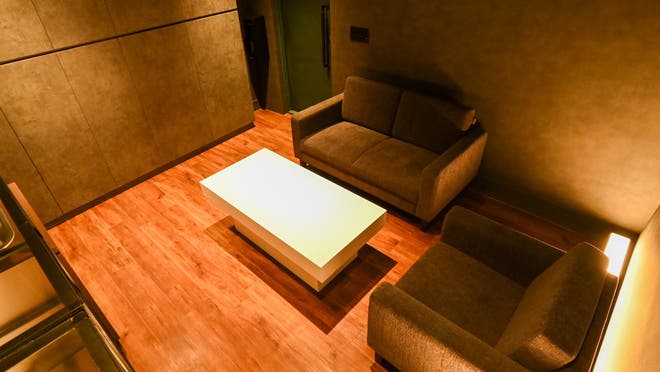 神保町徒歩3分|間接照明が映える隠れ家ラグジュアリー空間の写真6