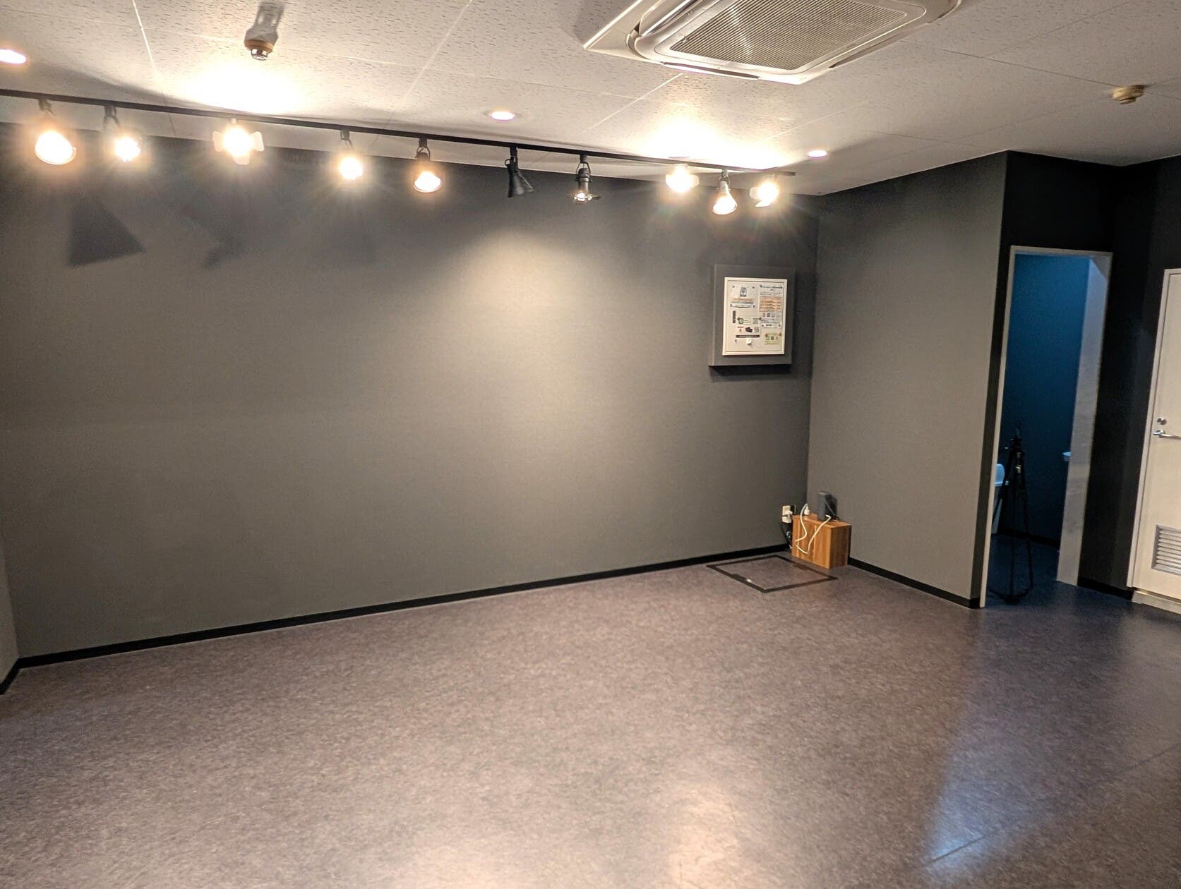 【難波駅から徒歩5分】ダンスができるスタジオ【ヨガ】【撮影】【演劇の稽古】【ウォーキングレッスン】によく使われます♪の写真3