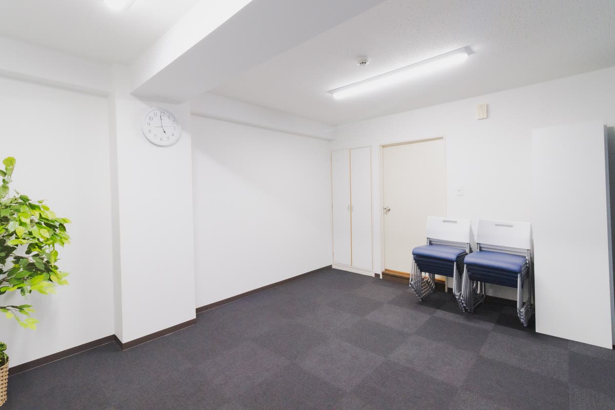 【札幌駅出口目の前！定員12名！】50型大型モニター・10Gbps光回線・WiFi全て無料！ふれあい貸し会議室 札幌No166の写真14