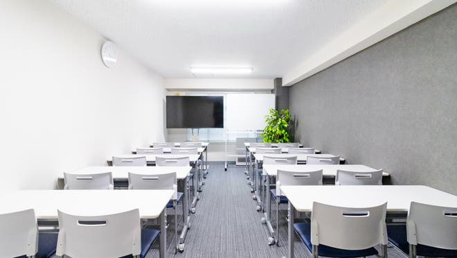 【札幌駅出口目の前!定員24名!】65型大型モニター・10Gbps光回線・WiFi全て無料!ふれあい貸し会議室 札幌No167の写真1
