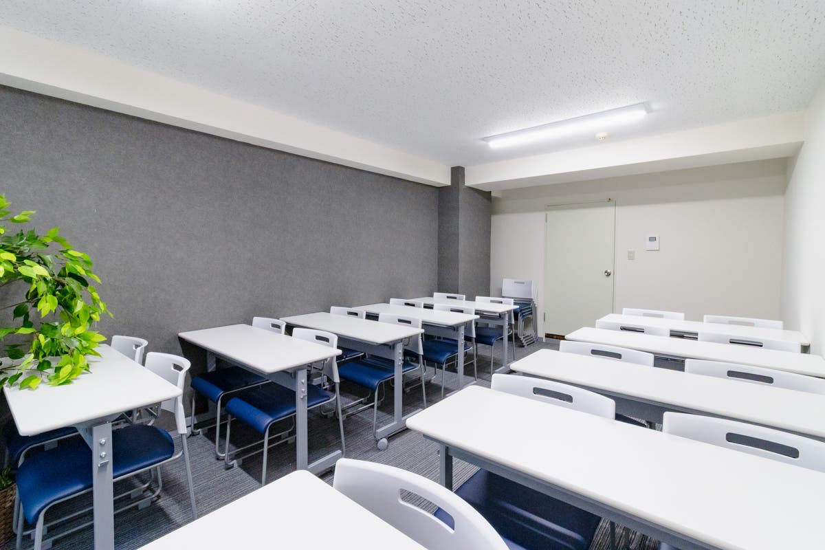 【札幌駅出口目の前！定員24名！】65型大型モニター・10Gbps光回線・WiFi全て無料！ふれあい貸し会議室 札幌No167の写真4
