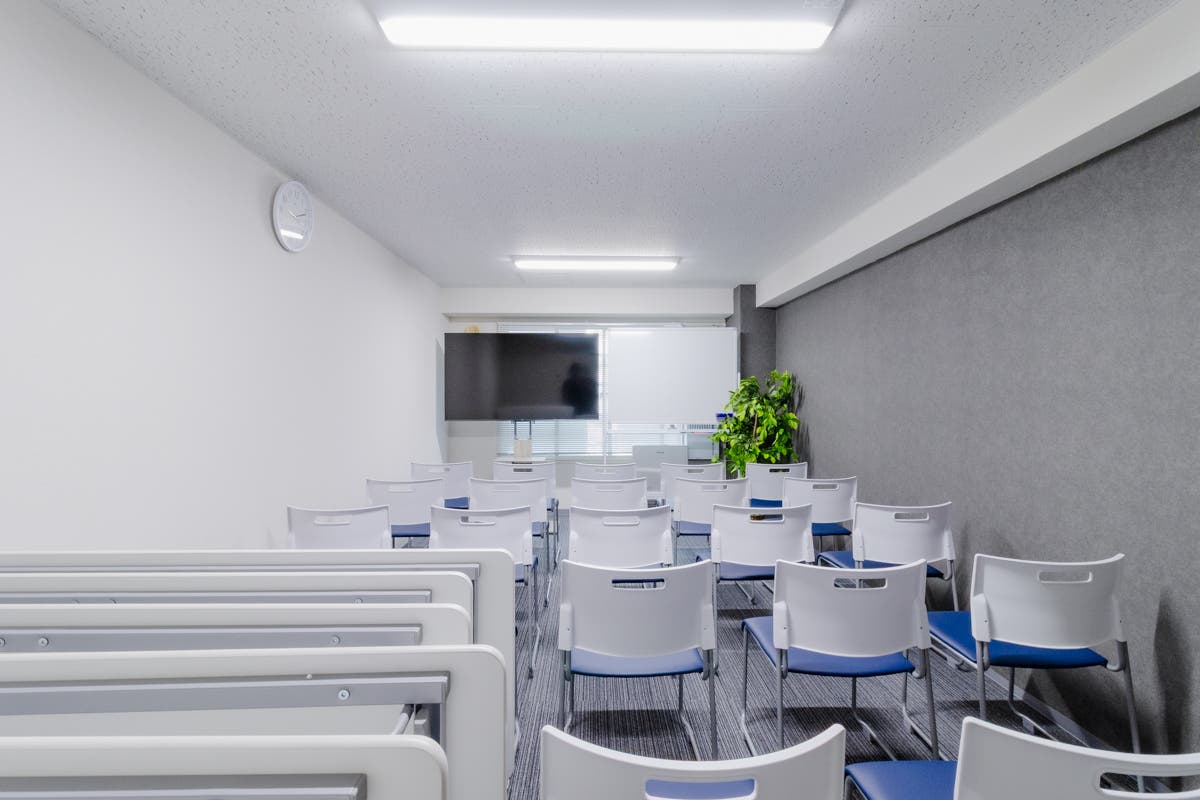 【札幌駅出口目の前！定員24名！】65型大型モニター・10Gbps光回線・WiFi全て無料！ふれあい貸し会議室 札幌No167の写真16