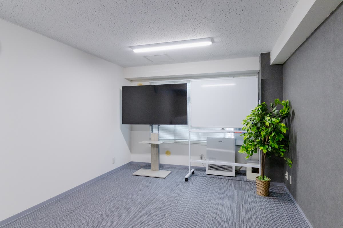 【札幌駅出口目の前！定員24名！】65型大型モニター・10Gbps光回線・WiFi全て無料！ふれあい貸し会議室 札幌No167の写真22