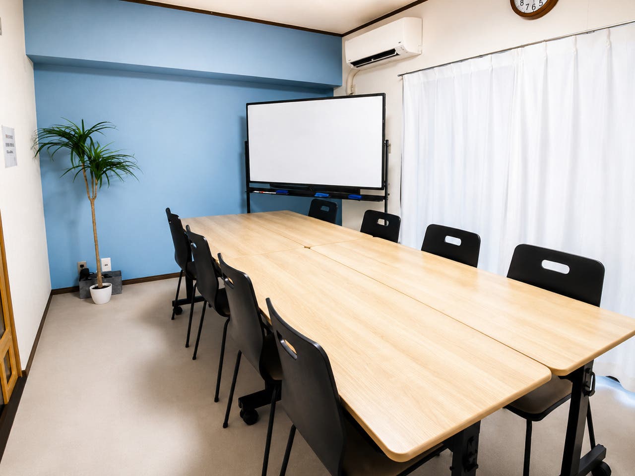 祇園駅Ｐ２出口徒歩２分/２４時間貸し会議室/最大１２人/設備無料貸し出し/５５㌅ＴＶ/飲食・飲酒可/ゲーム・ビジネスに最適の写真4