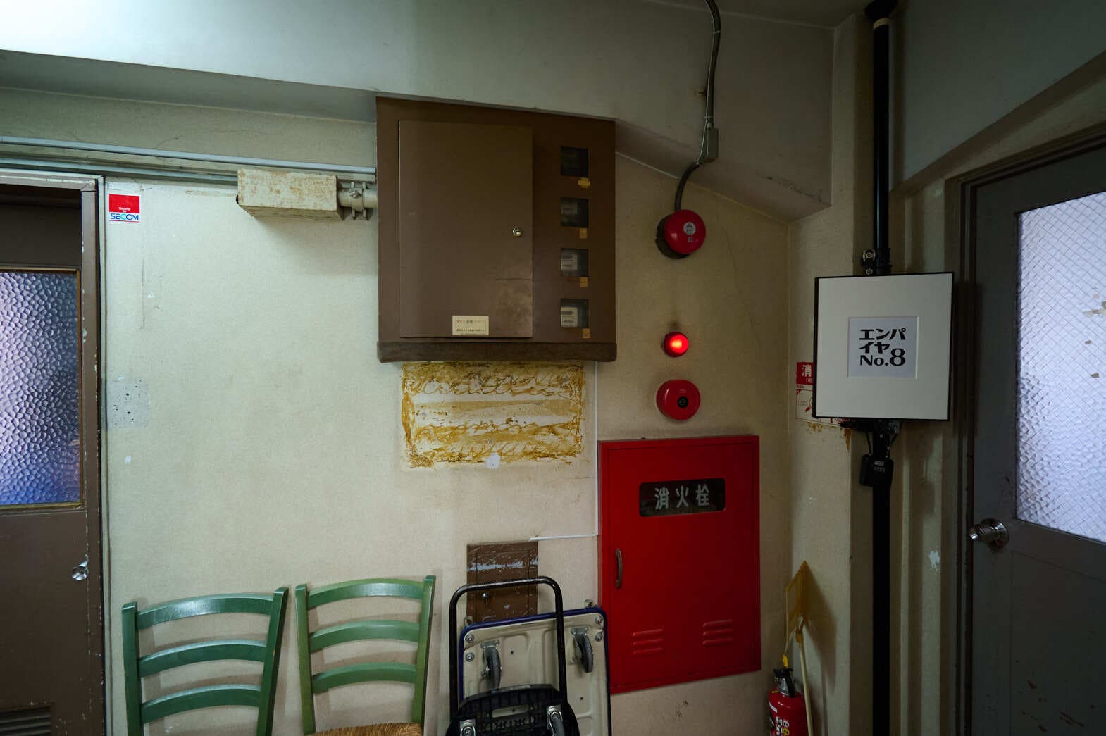 堺筋本町駅徒歩4分。ミニマルな白壁とモルタル床。小規模チームでの上質な撮影を身軽に叶える、自然光スタジオ。の写真16
