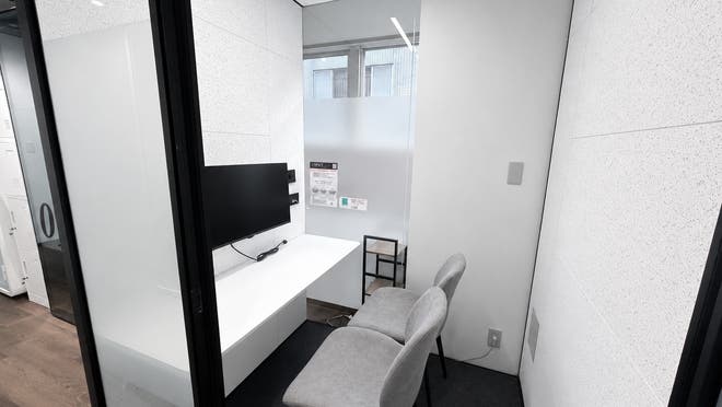 10 防音個室ブース2名まで使用可能(3階)ワークブース|WEB会議・オンライン面接・商談利用・テレワーク・配信OKイヤホン不要の写真1