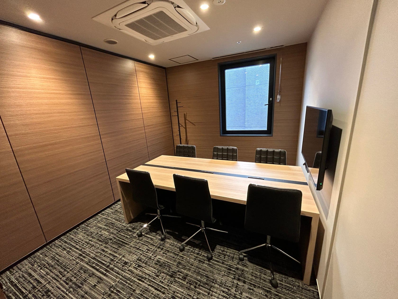 ＜EDGE名駅 Meeting Room1＞名古屋駅徒歩10分🚃6名収容🪑Wi-Fi📶会議/商談/面談/ワークショップの写真3