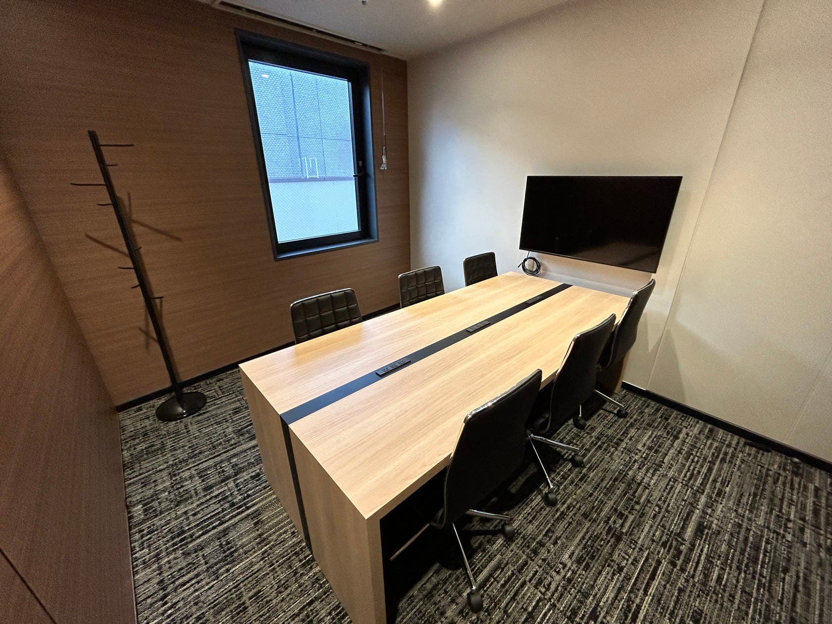 ＜EDGE名駅 Meeting Room1＞名古屋駅徒歩10分🚃6名収容🪑Wi-Fi📶会議/商談/面談/ワークショップの写真1