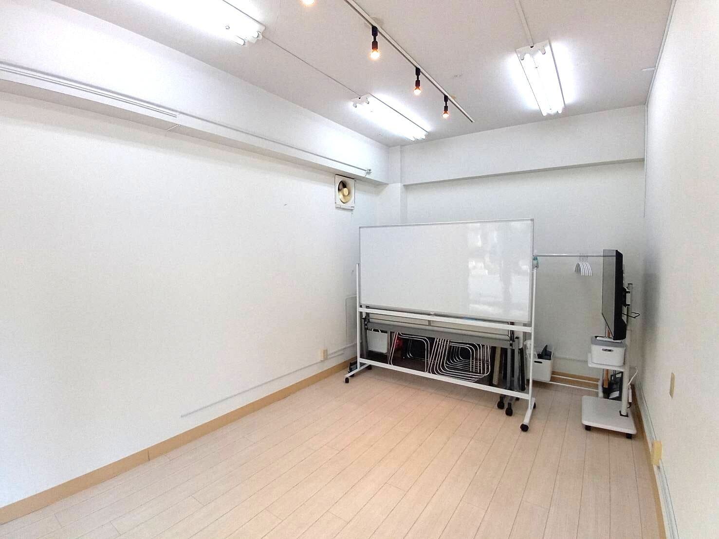 【🌟New🌟Open🌟 】１階で視認性抜群★岡山駅西口3分★wi-fi、50型モニター、ホワイトボード無料利用の写真19