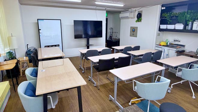 最大30名の貸切スペース 【会議・各種イベント・演奏会などに】窓有り彩光良好・高速WiFiの写真1