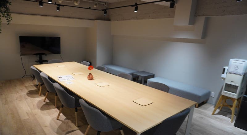【リニューアル　港区・赤坂の会議室Room1】溜池山王駅徒歩３分！カフェスタイル会議室-ペチャクチャレンタルスペース