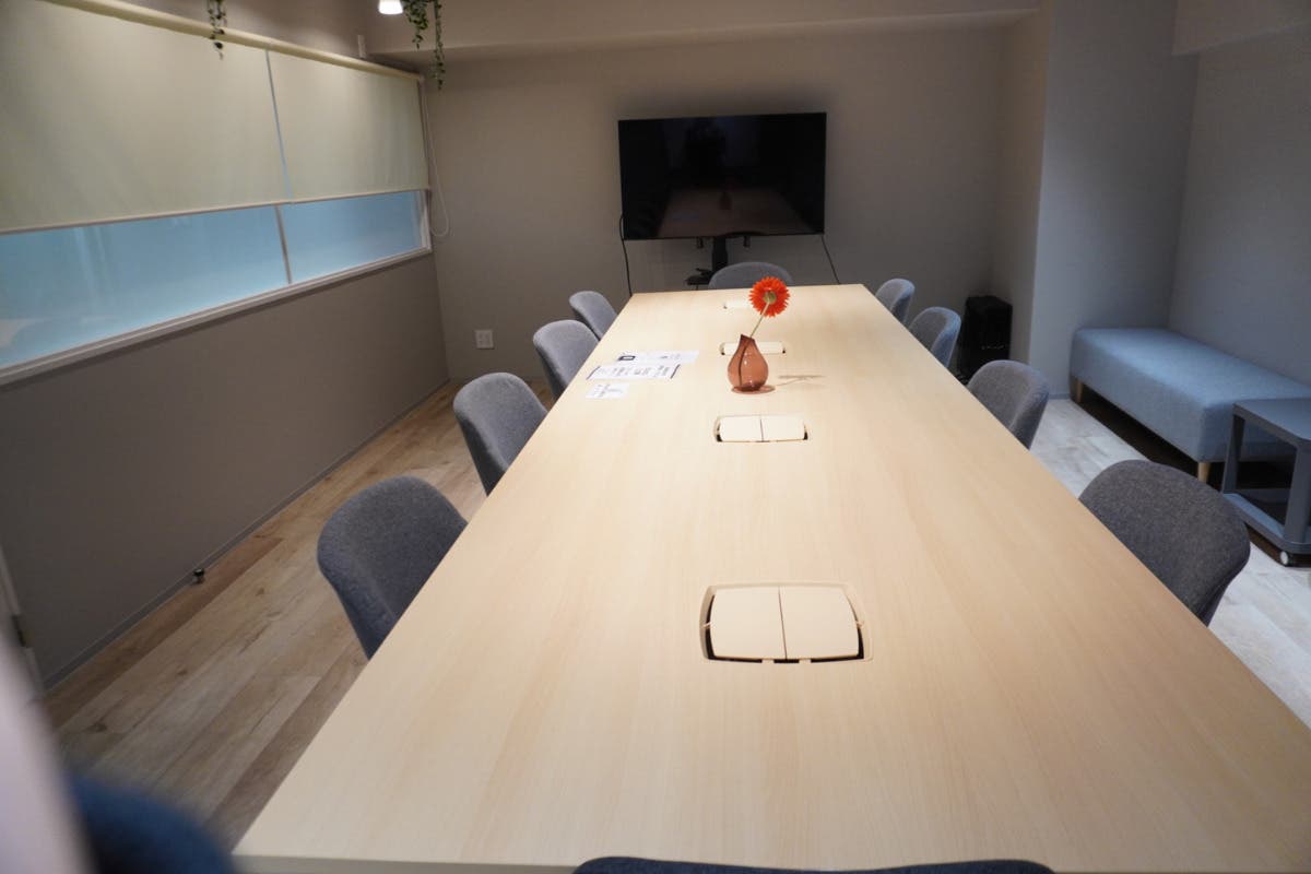 【リニューアル　港区・赤坂の会議室Room1】溜池山王駅徒歩３分！カフェスタイル会議室-ペチャクチャレンタルスペースの写真2