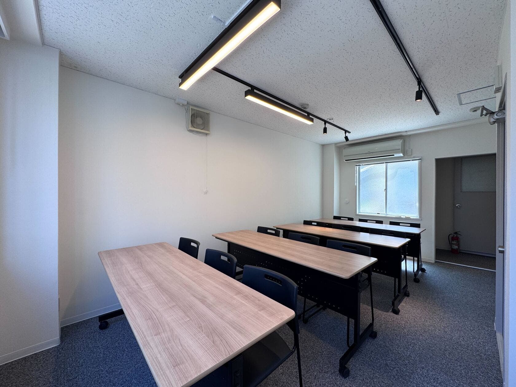 渋谷駅C2出口より直進1分！青山通り(246)と明治通り交差点付近位の貸会議室の写真2