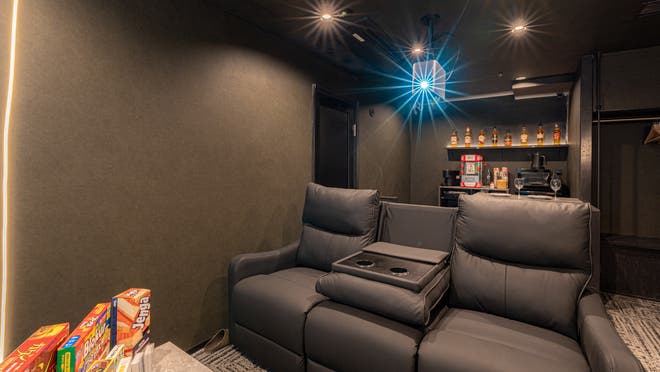 スペモシネマ🎬️すすきの駅5分🍷ゴミ無料👌🏻プロジェクター🎥映画🍿ゲーム🎮722_SpemoCINEMA札幌2ndの写真7