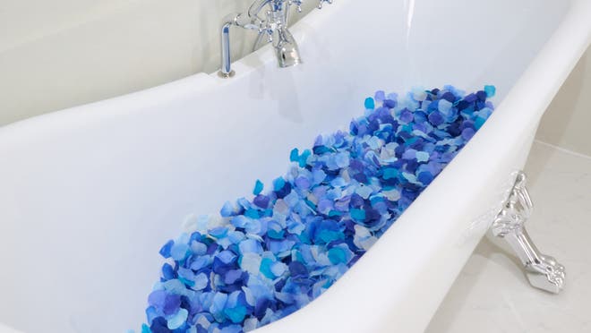 【秋葉原駅徒歩6分】バスタブ🛀バーカウンター🍷自然光×白壁✨ガーリーピンク💗全4エリアの完全個室スタジオの写真5
