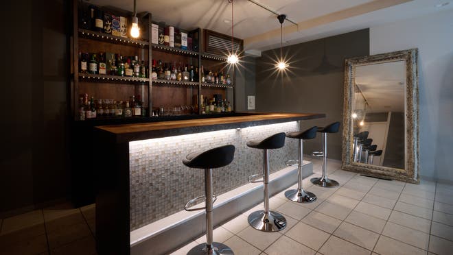 【秋葉原駅徒歩6分】バスタブ🛀バーカウンター🍷自然光×白壁✨ガーリーピンク💗全4エリアの完全個室スタジオの写真7