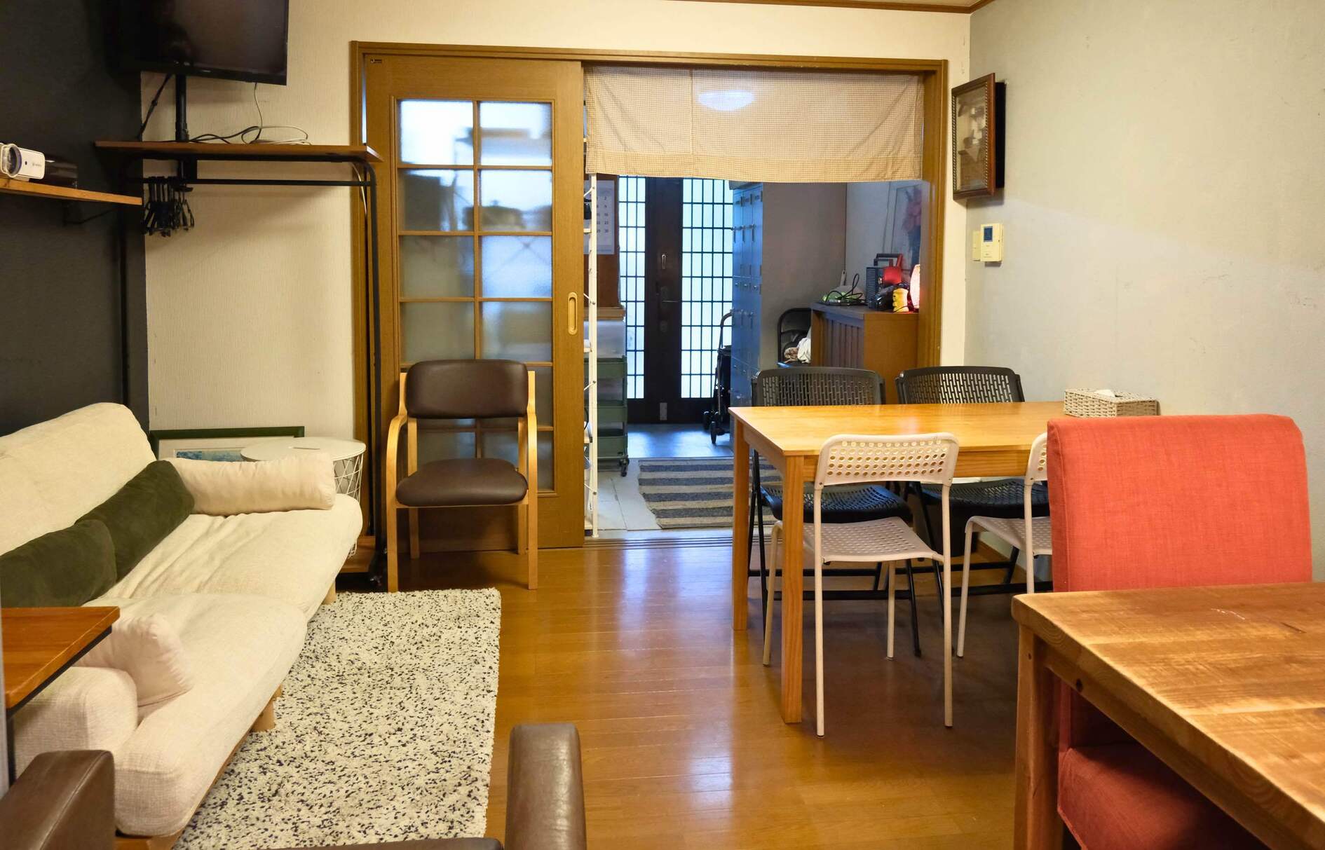 【天王寺駅】超好利地💛最大12名着席可💛プロジェクター・ホワイトボード全て無料❣キッチン備品充実❣ガスコンロ/調理パーティーの写真8