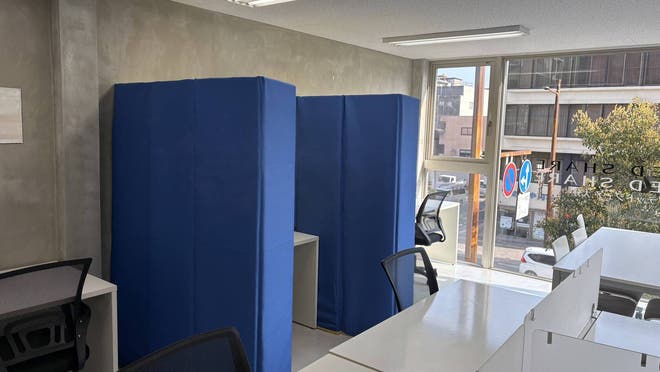 【大分駅徒歩5分】高速Wi-Fi&電源完備!集中できる1名席。Web会議もOKでリモートワークや出張時に最適!【1名席A】の写真3