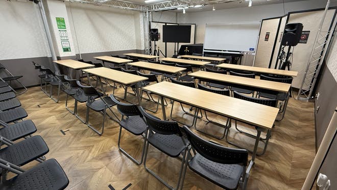 COMOL松山千舟町 大会議室&イベントスペース 〜40名 少人数でもOK!簡易防音でグランドピアノ利用プランあり 換気扇増設!の写真1