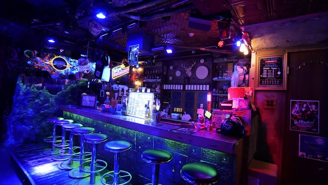 キュートでエキセントリックなDJ BAR「DECABAR超」の写真5