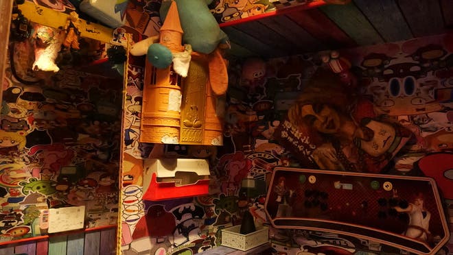 キュートでエキセントリックなDJ BAR「DECABAR超」の写真7