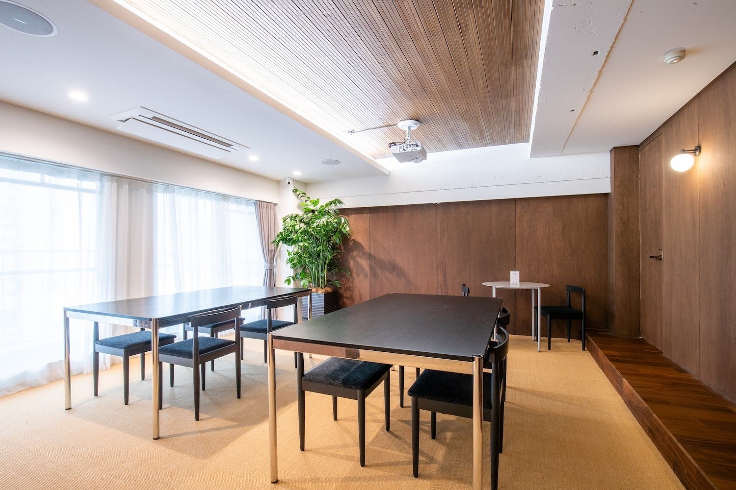 【ROOM2】目黒駅東口から徒歩1分 / 24h利用可 / 会議・セミナーに最適 / プロジェクター・ホワイトボード・ネット完備の写真8