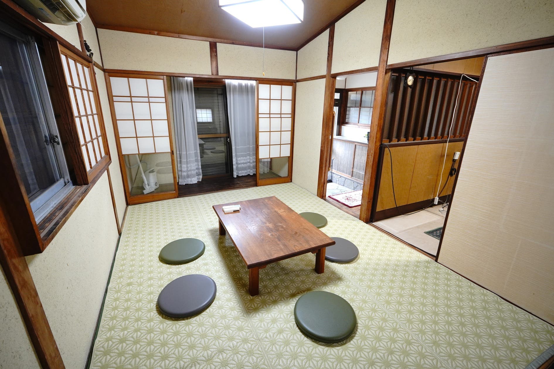 ＜貸切古民家 園田別邸＞2階建古民家レンタルスペース🏡洋室&和室🍵撮影/コスプレ/おしゃべり会/ワークショップの写真1