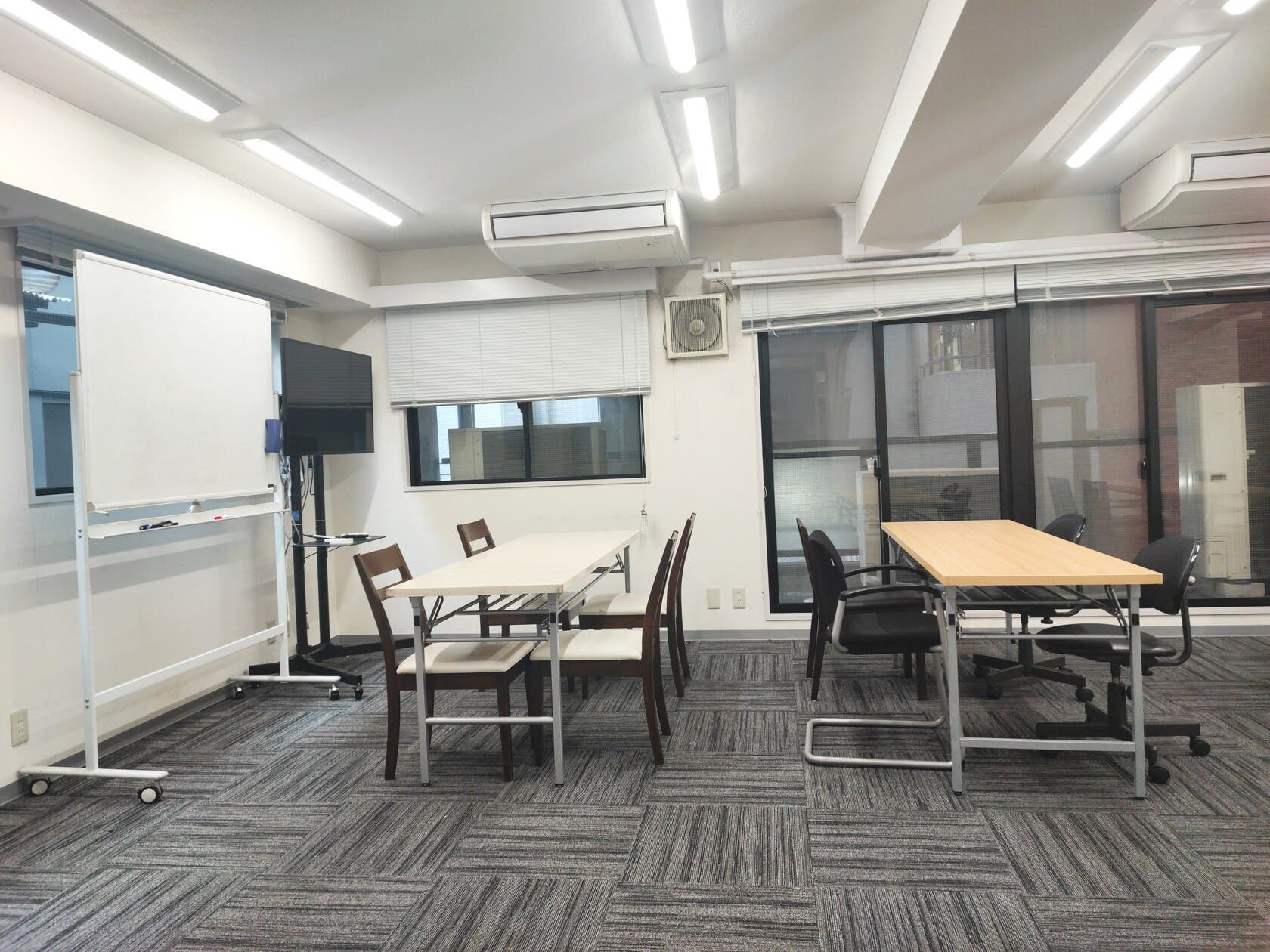 【大井町駅徒歩3分】完全個室広々８０㎡ 貸会議室特★4ｋ４３インチディスプレイ・WIFI・ホワイトボード無料完備★の写真5