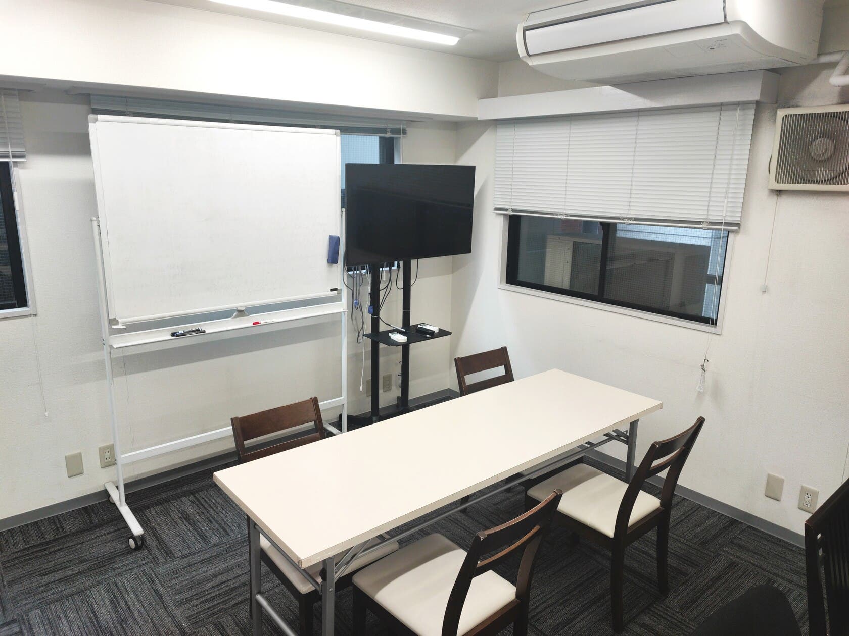【大井町駅徒歩3分】完全個室広々８０㎡ 貸会議室特★4ｋ４３インチディスプレイ・WIFI・ホワイトボード無料完備★の写真8