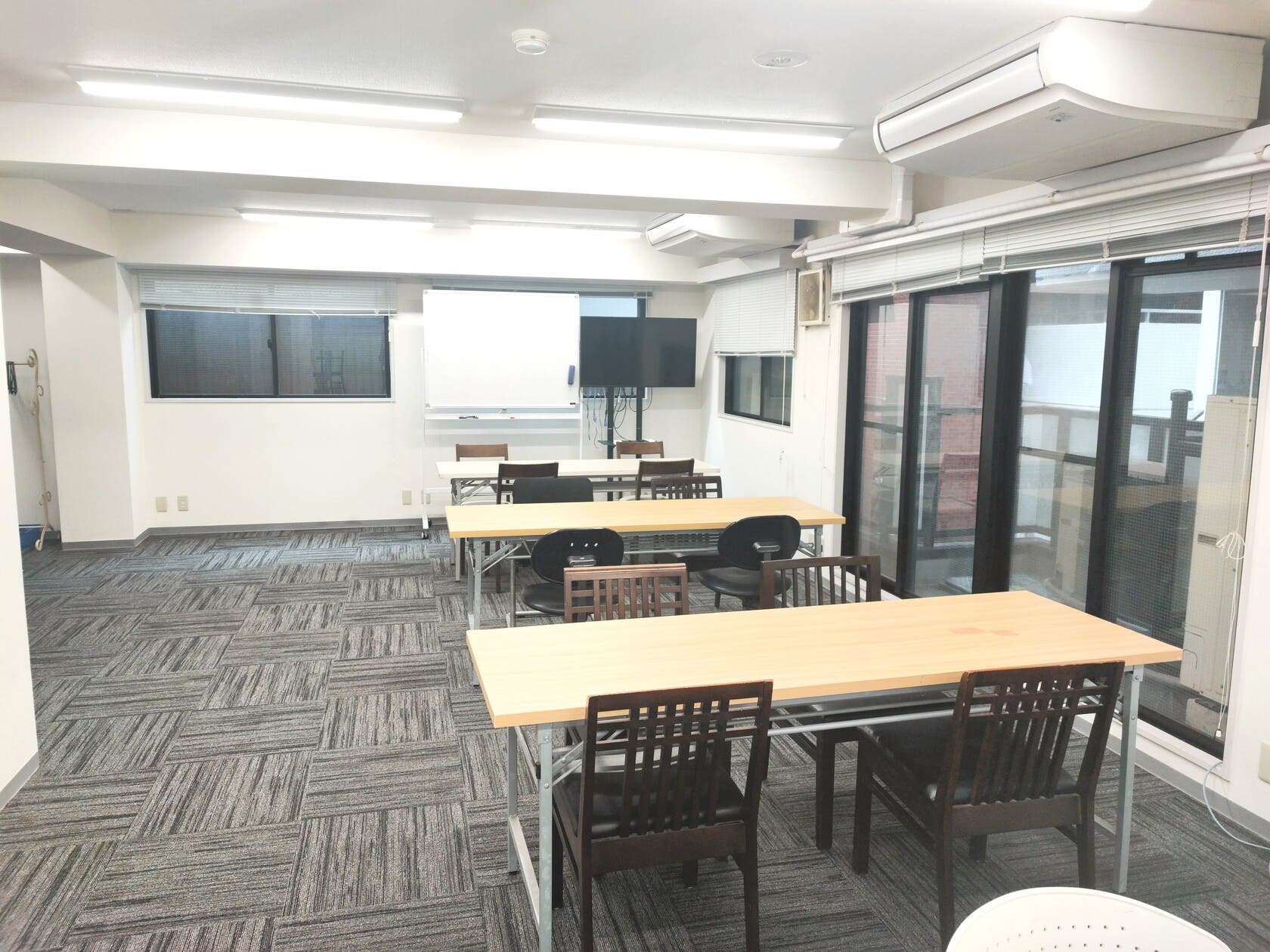 【大井町駅徒歩3分】完全個室広々８０㎡ 貸会議室特★4ｋ４３インチディスプレイ・WIFI・ホワイトボード無料完備★の写真9