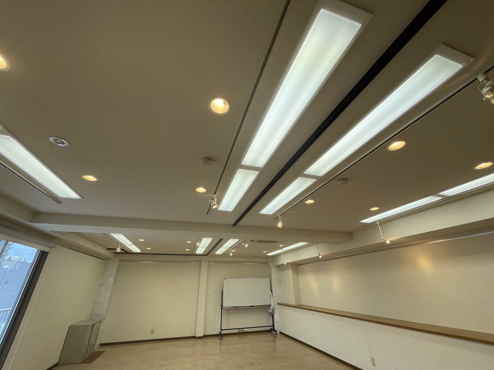 神戸鈴蘭台駅徒歩2分／壁長41m×78㎡の広々多目的スペース／撮影・教室・イベントにの写真10